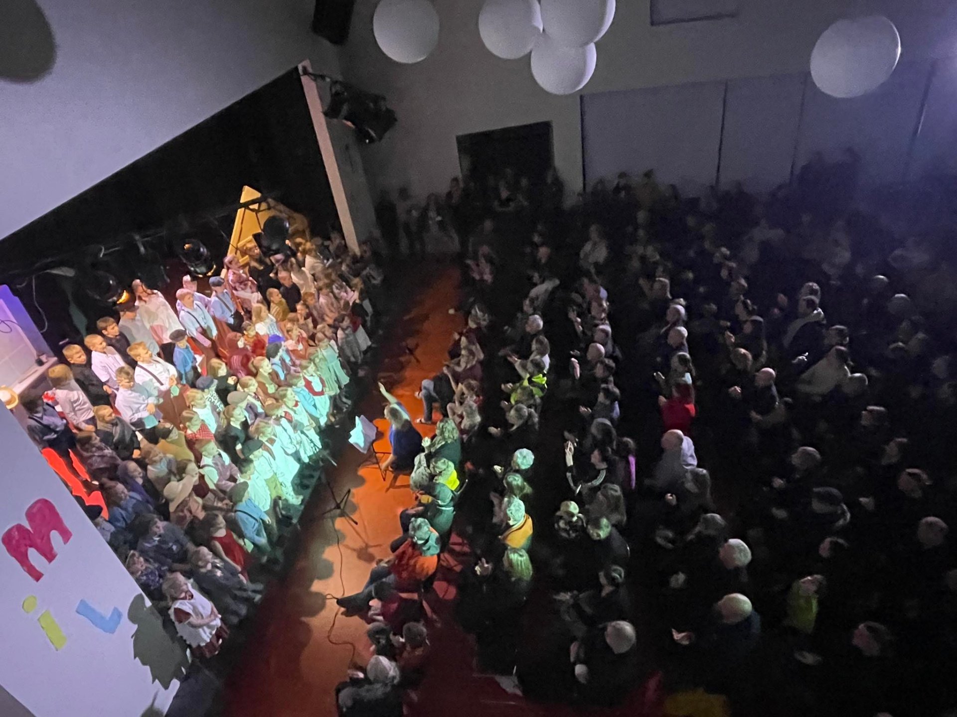 Emil í Kattholti yfirgefur sviðið | Egilsstaðaskóli